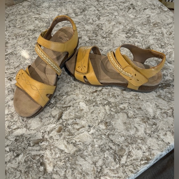 Earth Origins | Shoes | Earth Origins Mustard Color Sandals With ...
